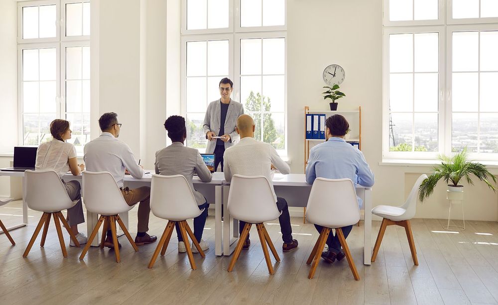 How Do Teams Master Committee Meetings? 4Ps + How-to guide + Checklist